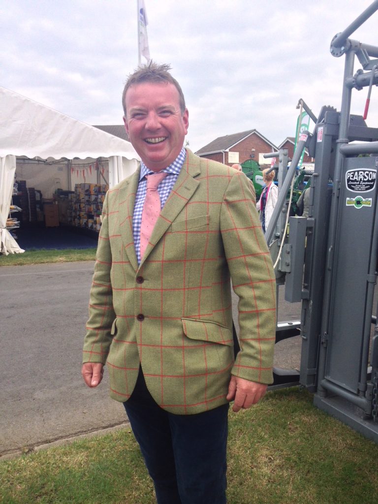 Altec Machinery & Straw Spreading Equipment | Straw Spreader