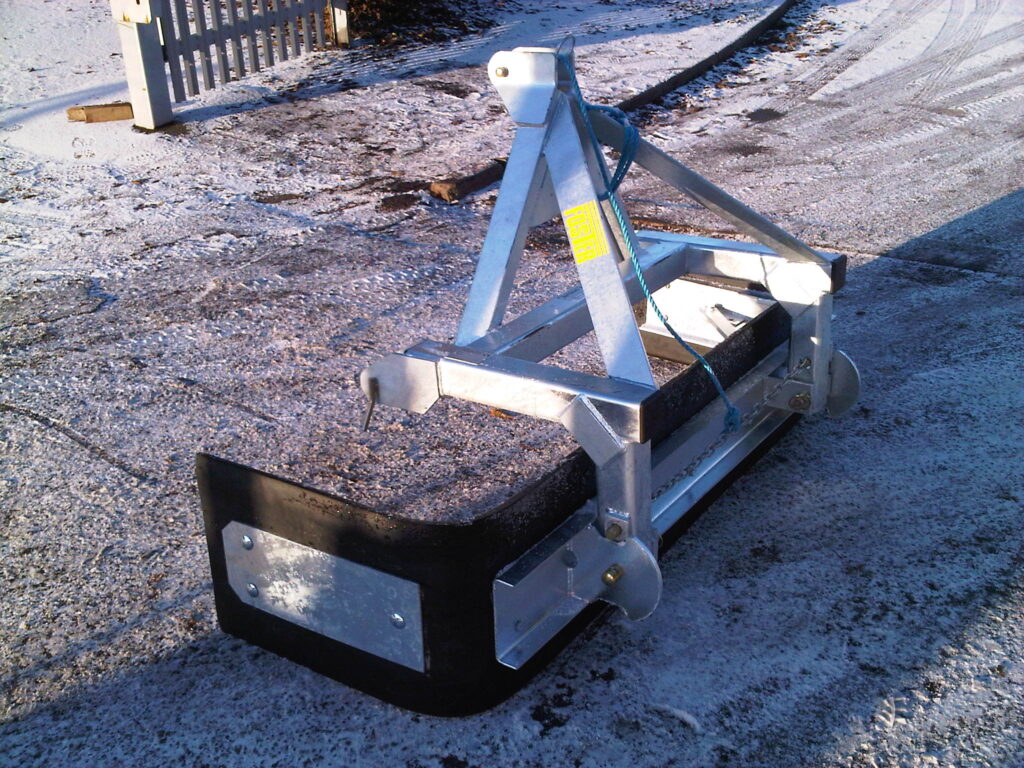 Fosters Yard Scraper - Straw Spreader